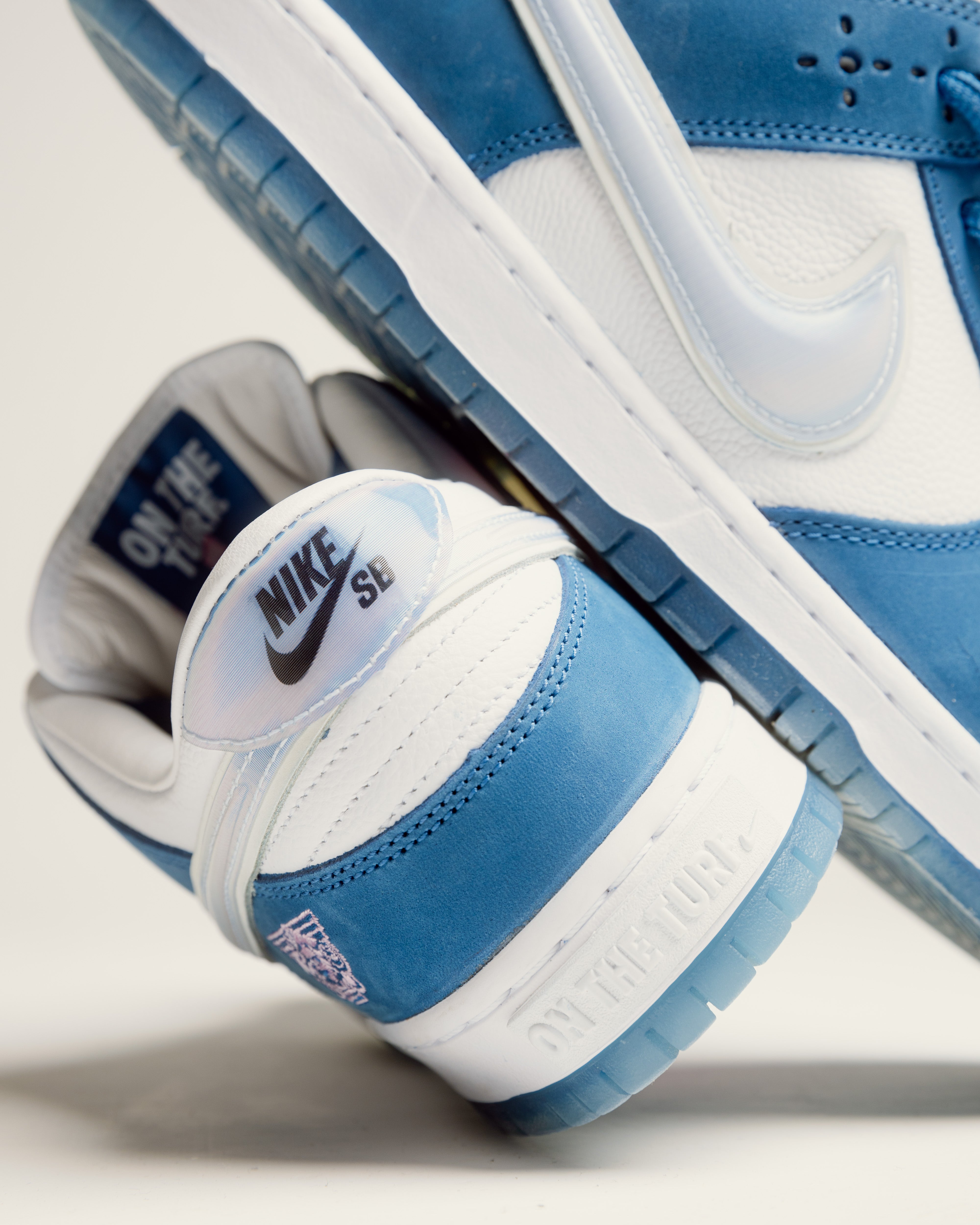 8 Sneakers azules para vestir con clase – Newcop
